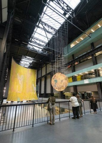 London | Tate Modern: El Anatsui in der Turbinenhalle | ARTinWORDS